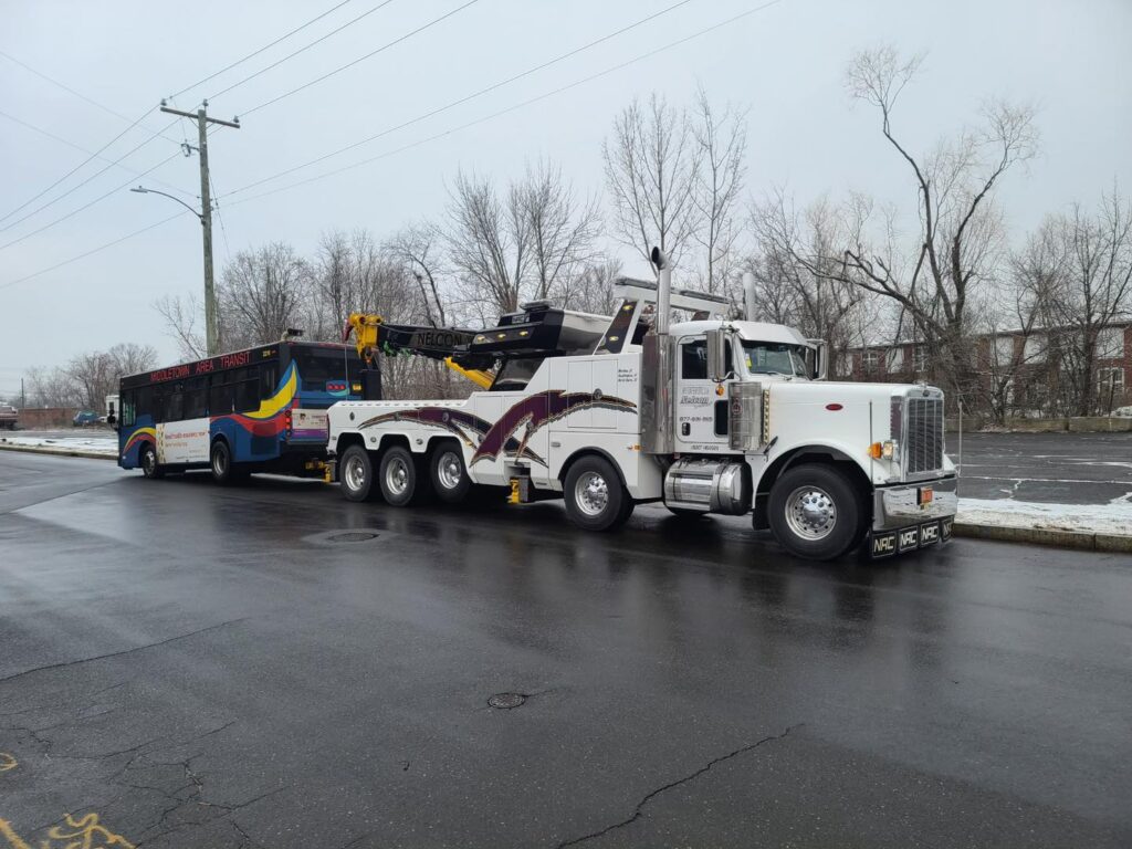 Heavy Towing – Connecticut Towing Heavy 24 Hour Tow Trucks